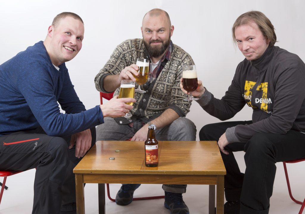 «Kvensk-kurs» på ølflasker - Ruijan Kaiku