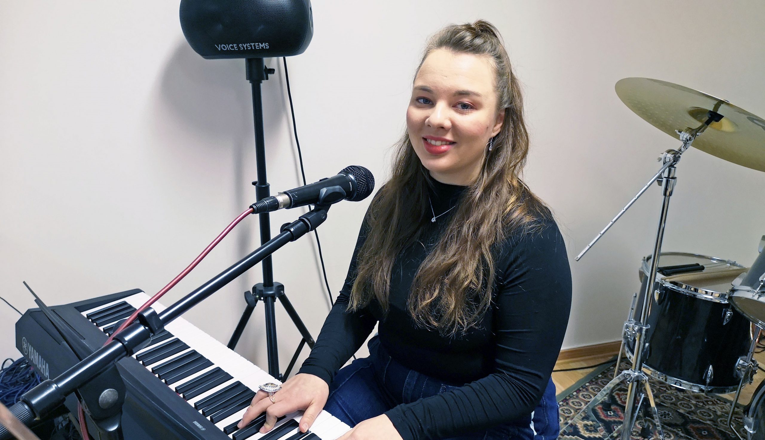 Kvenske Thea skaper sin egen musikksjanger - Ruijan Kaiku