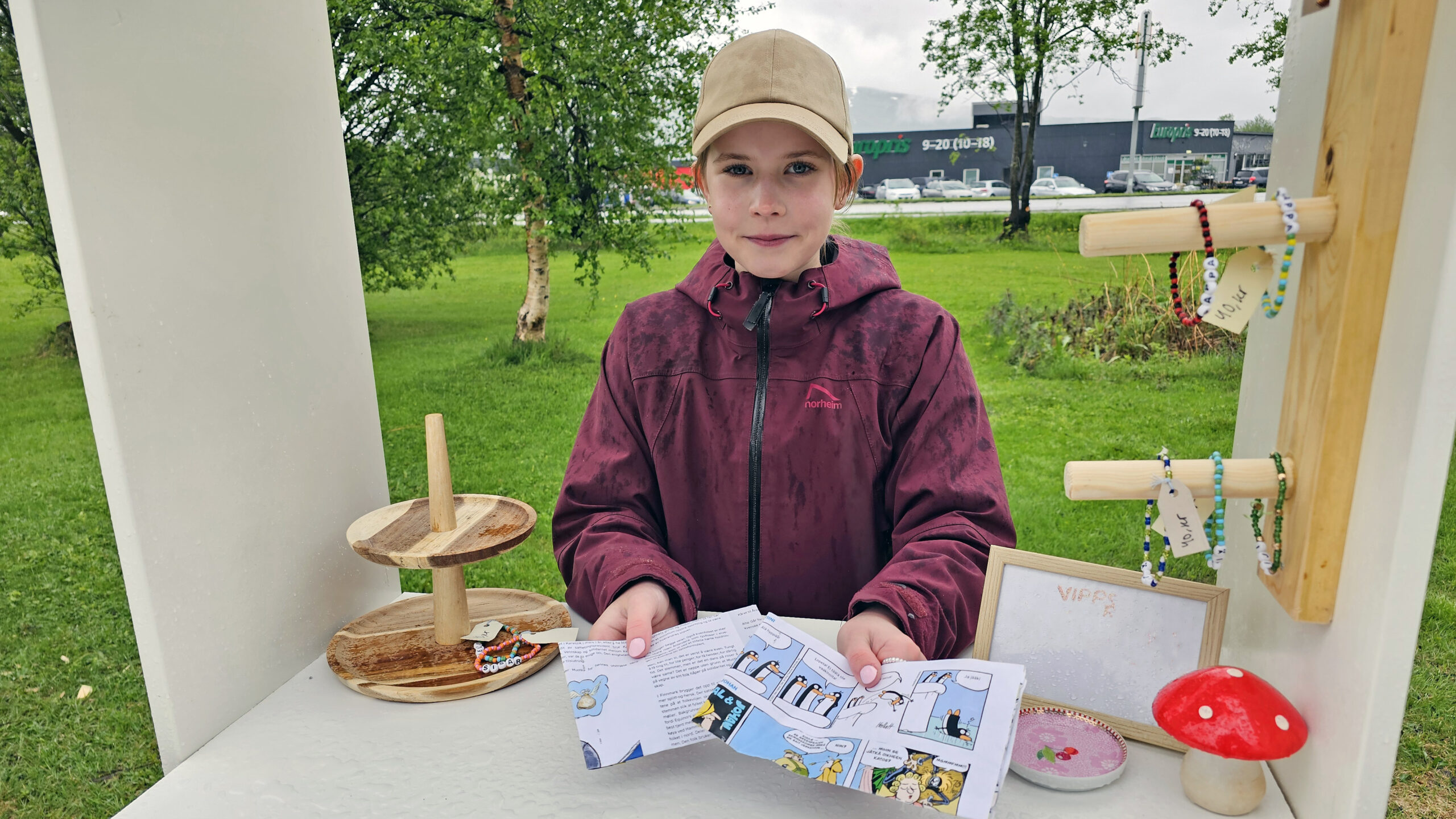 Armbånd, luksus og spikking på festivalmarkedet - Ruijan Kaiku