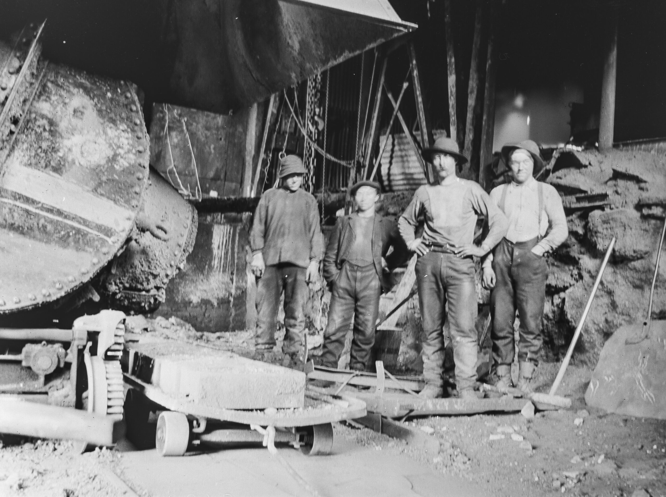 Bilder fra Birtavarre gruver – «Et helvete på jord» - Ruijan Kaiku